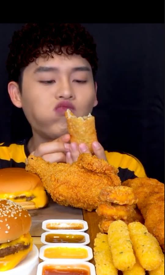 Mukbang Pow! | Snapchat