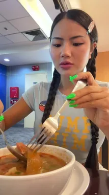 Praew Only (@praewonly1999) | Snapchat Stories, Spotlight & Lenses