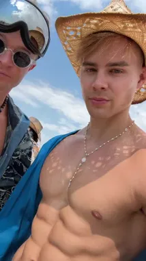 Peachyboy (@thepeachyboy22) | Snapchat Stories, Spotlight & Lenses