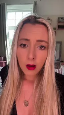 Ashlee Louise (@ashleelouiseirl) | Snapchat Stories, Spotlight & Lenses