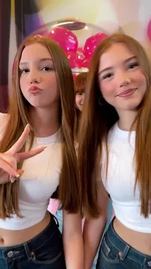 Emilia Letizia Twins On Ice (@mirrortwins) | Snapchat Stories ...