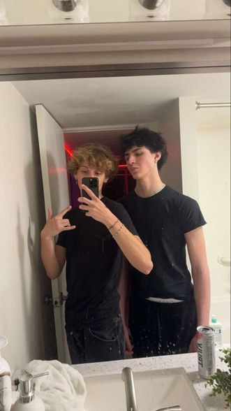 trav callery (@tr6vers) | Snapchat Stories, Spotlight & Lenses