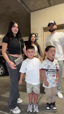 Bella Retamosa (@bellaretamosa22) | Snapchat Stories, Spotlight & Lenses