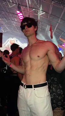 Darrell (@darrell_1) | Snapchat Stories, Spotlight & Lenses