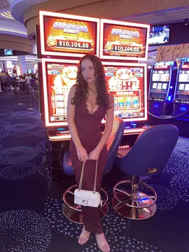 Cayla Bri (@caylabriii) | Snapchat Stories, Spotlight & Lenses