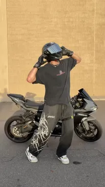 shaky (@shakymoto) | Snapchat Stories, Spotlight & Lenses