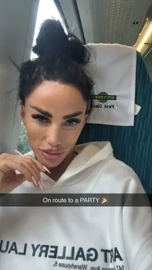 Katie Price (@katie-pricey) | Snapchat Stories, Spotlight & Lenses