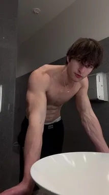 Darrell (@darrell_1) | Snapchat Stories, Spotlight & Lenses