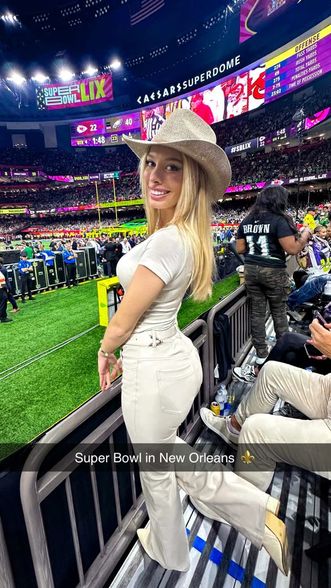 Peighton Tubre (@peightontubre) | Snapchat Stories, Spotlight & Lenses