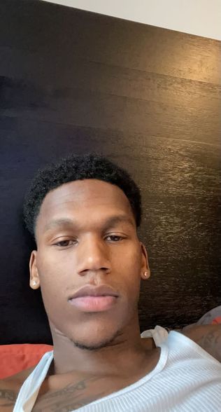 Gvldtez (@supcortez) | Snapchat Stories, Spotlight & Lenses