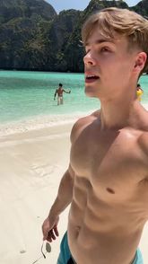 Peachyboy (@thepeachyboy22) | Snapchat Stories, Spotlight & Lenses