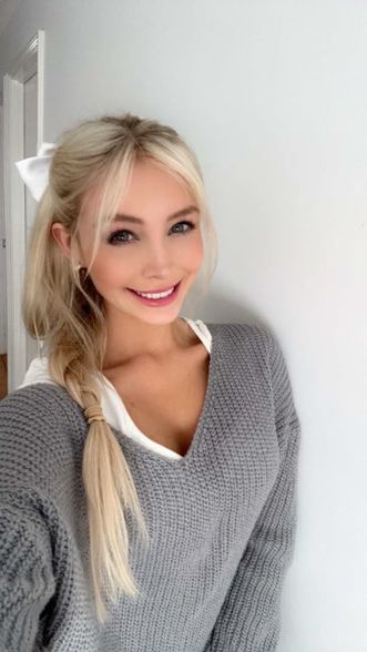 Emma Louise (@emxllouise) | Snapchat Stories, Spotlight & Lenses