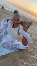 Tulla Contortion (@tulla_contorts) | Snapchat Stories, Spotlight & Lenses