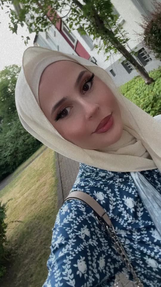 Tugba (@tugbakr43) | Snapchat Stories, Spotlight & Lenses