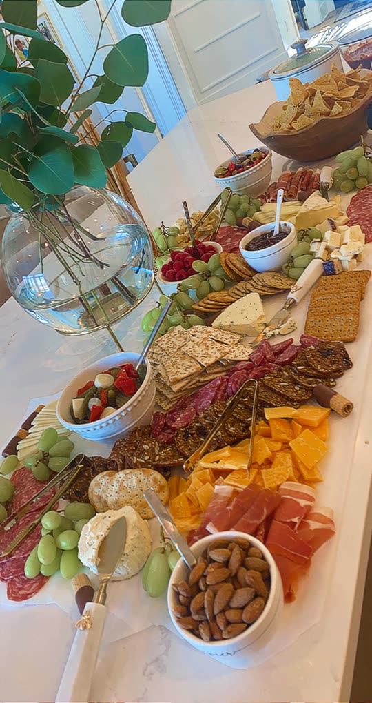 Mia Sweitzer(@mia_sweitz) | เรื่องราว Snapchat ตลอดจน Spotlight และเลนส์