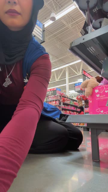 Encountering a goth girl in real life. | Dessyy (@dessyytv) | Spotlight