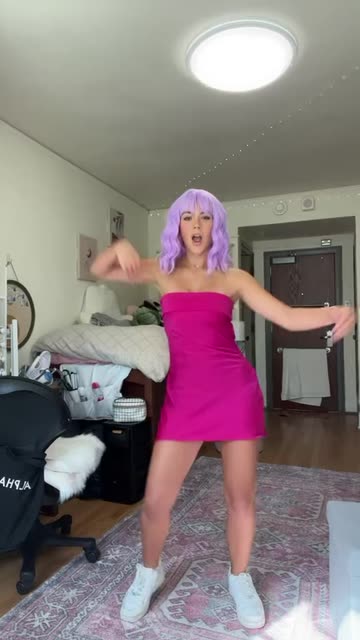 Mia Sweitzer(@mia_sweitz) | เรื่องราว Snapchat ตลอดจน Spotlight และเลนส์