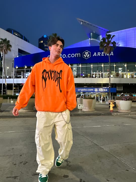 the.sign.guy (@austinmollno) | Snapchat Stories, Spotlight & Lenses